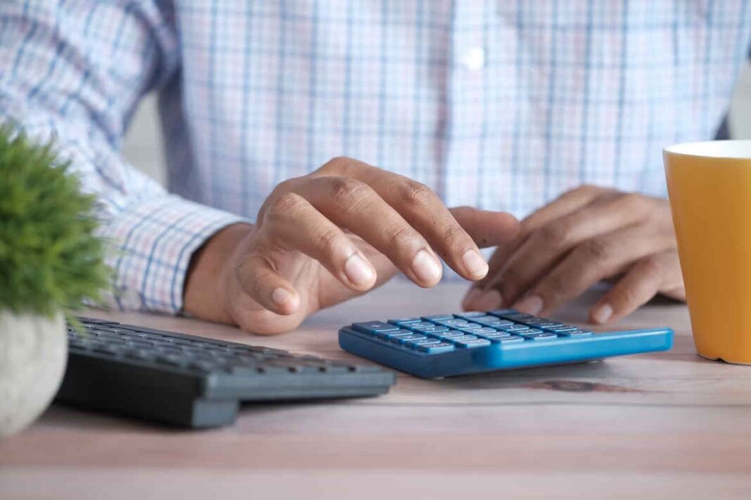 Auckland accountant jailed for $1.7m Covid-19 relief fraud - Daily ...