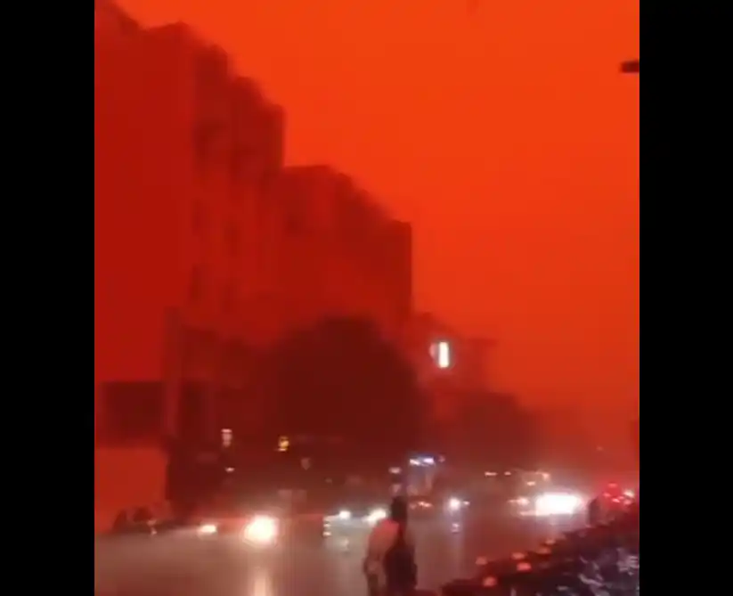 Watch: Sandstorm turns sky over Marrakesh blood red - Daily Telegraph NZ