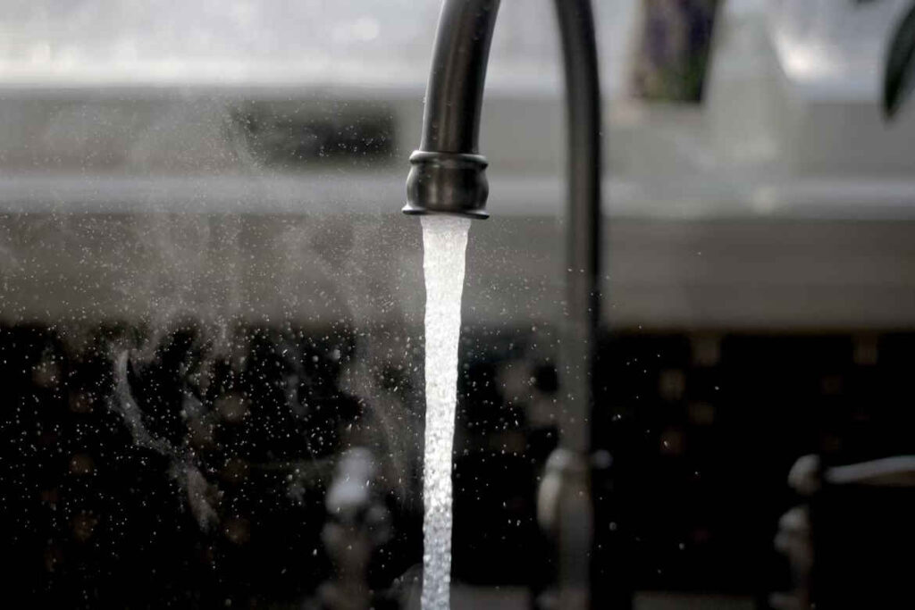Faulty 'Smart Meters' cause billing chaos for thousands of Auckland ...
