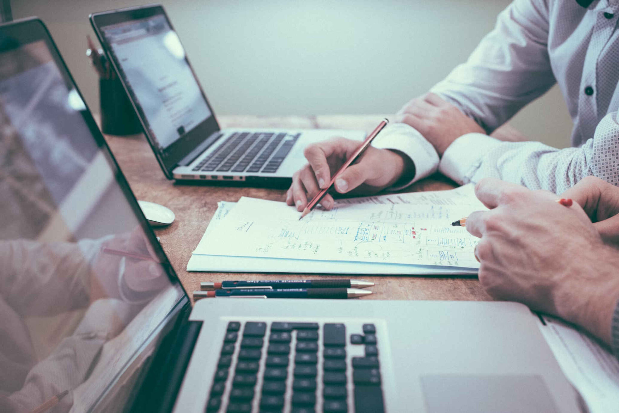 Public sector contractor costs drop, but total spend still hits $1.22b ...