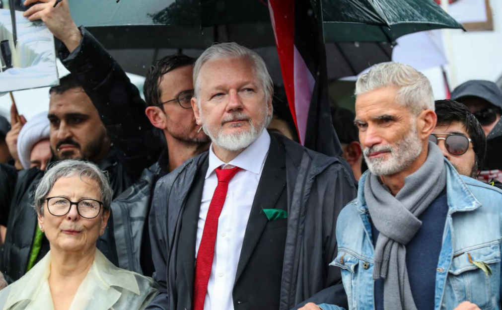 Assange joins Sydney Gaza protest - Daily Telegraph NZ