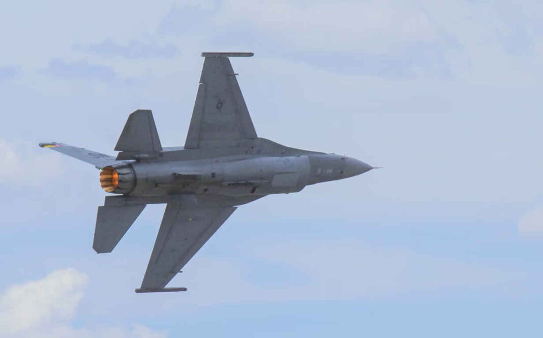 Trump warns Venezuelan jets could be shot down amid rising tensions ...