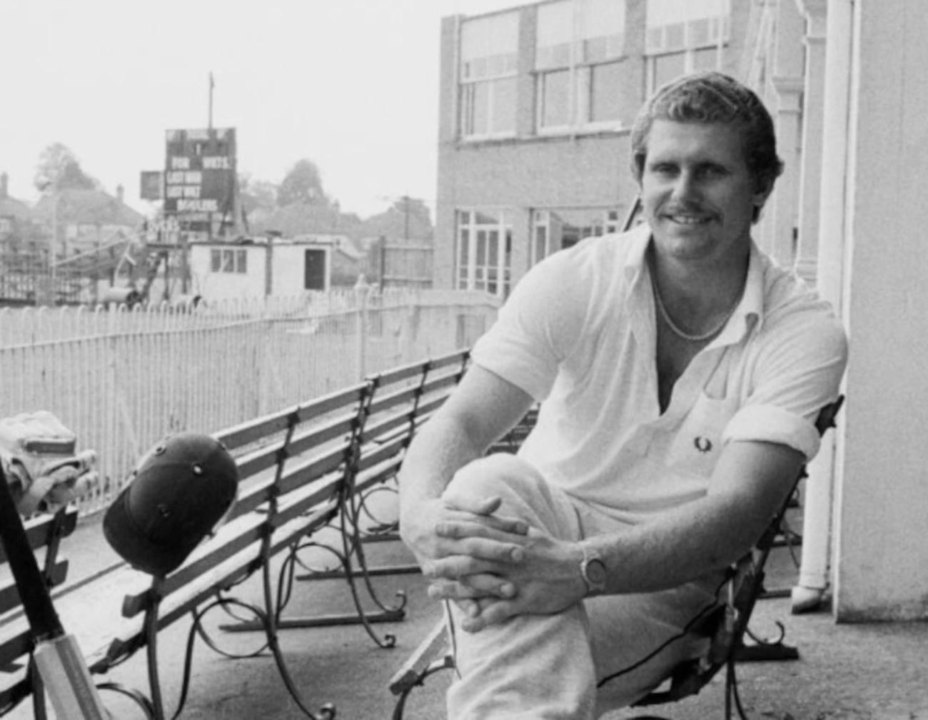 Former England cricketer Robin Smith dies unexpectedly at 62 - Daily ...