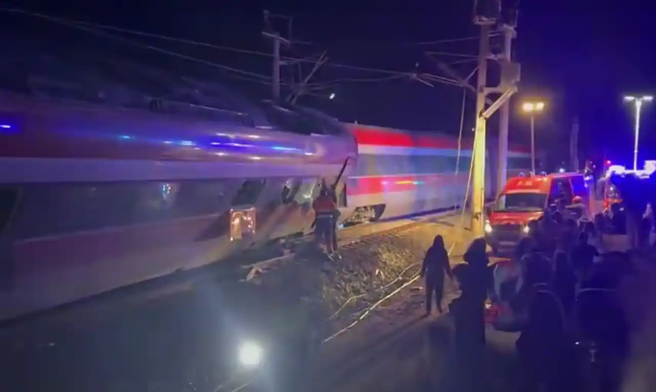High-speed train collision kills 21 in Spain (Video) - Daily Telegraph NZ