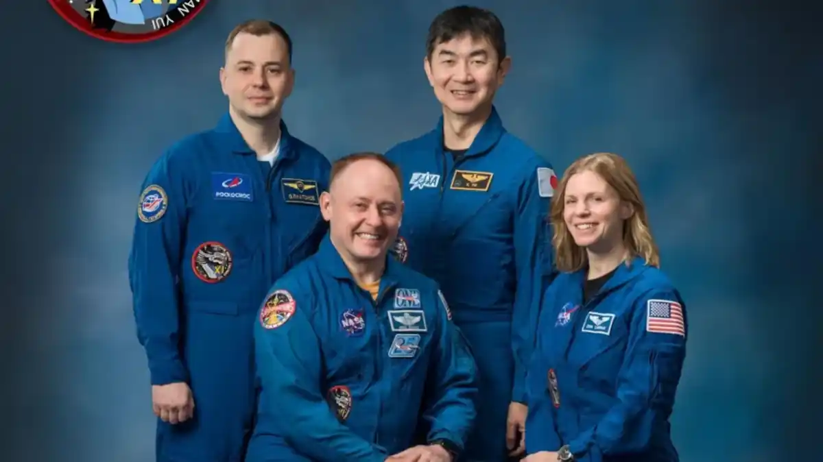 NASA to bring ISS crew home early after astronaut medical issue - Daily ...